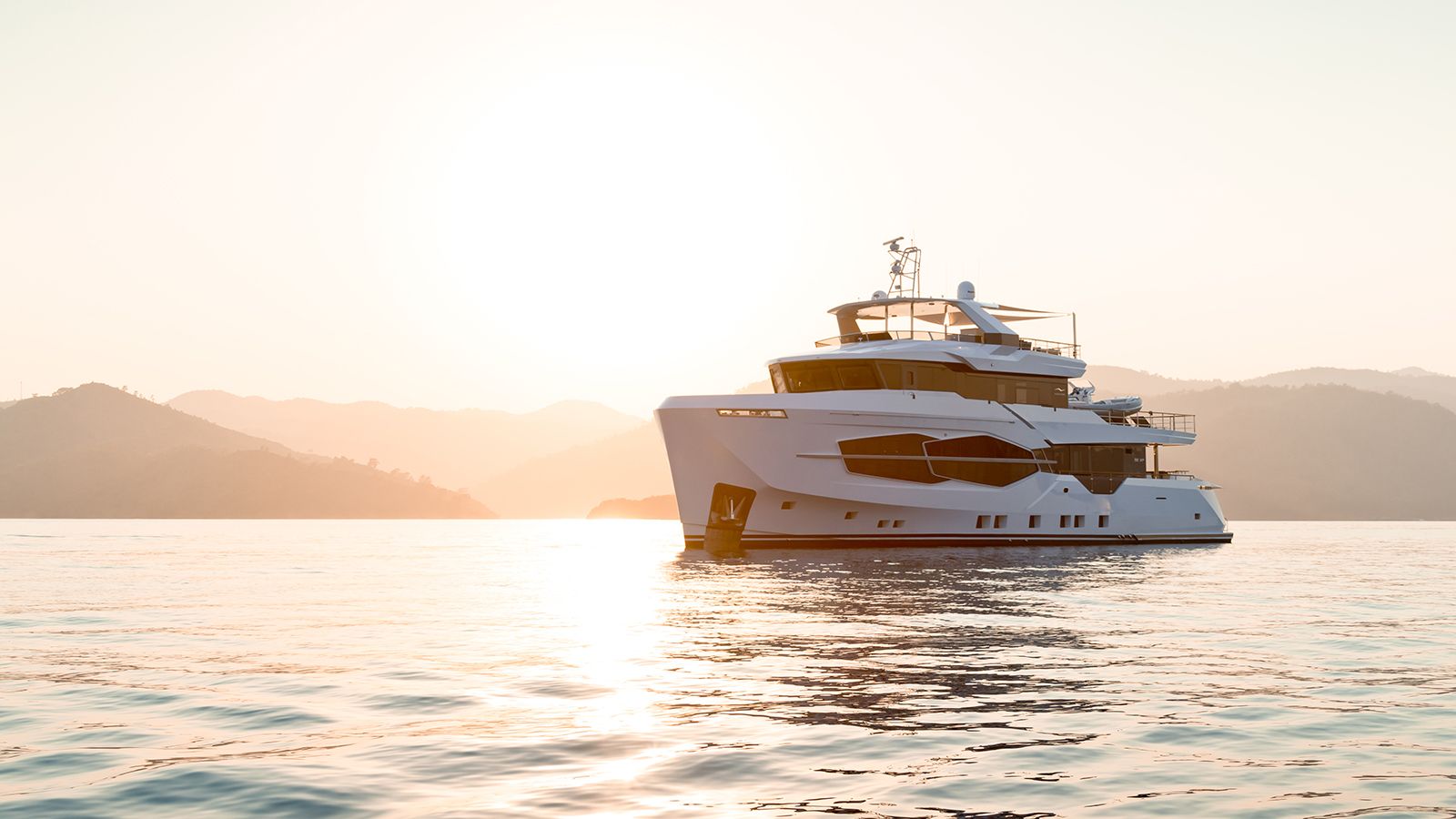 New photos of Numarine 32XP explorer yacht Marla released